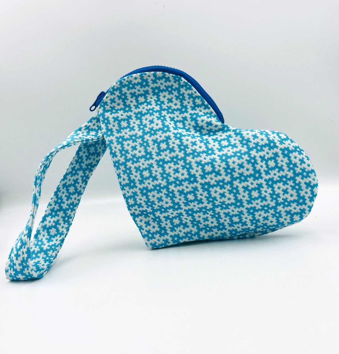 Envy heart pouch bag | Desperate Design